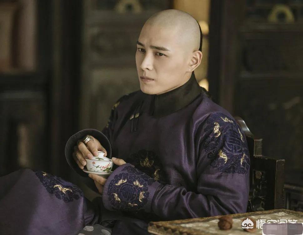 In "Yongzheng Dynasty", why did Li Wei remind Yongzheng to keep Hongli ...