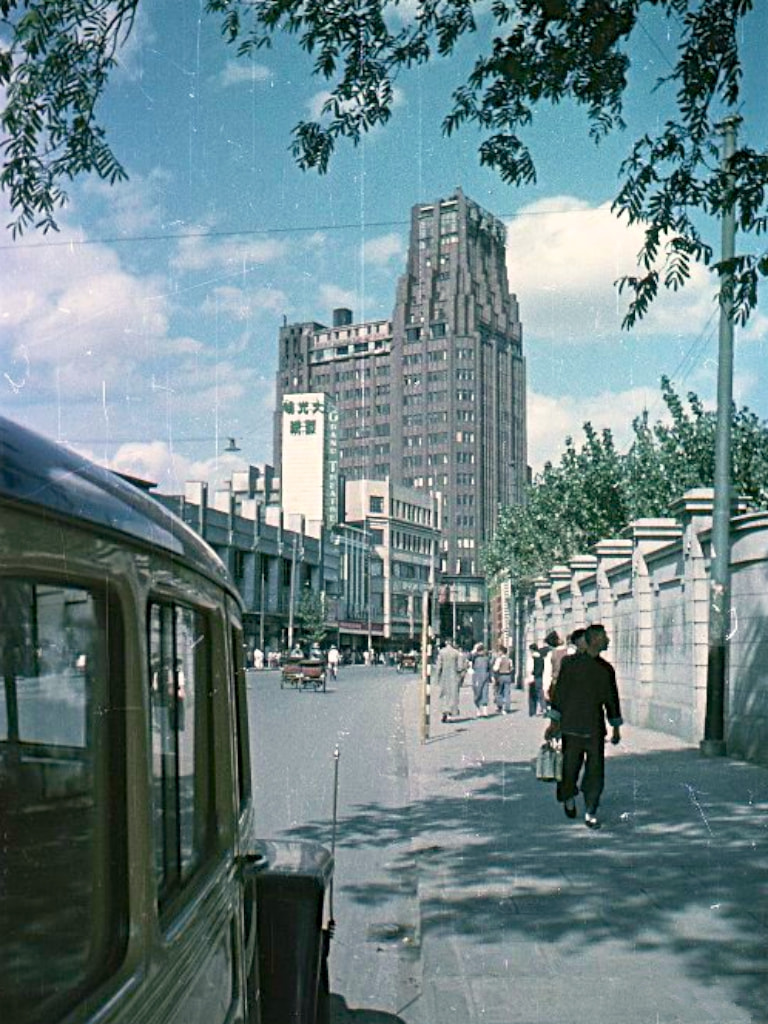 Old photos of Shanghai in 1950 - iNEWS