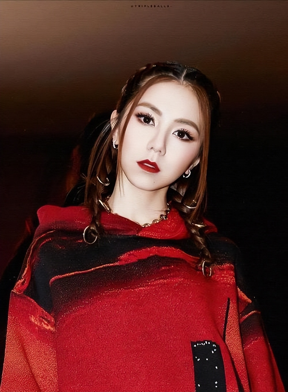 Deng Ziqi changed her style to start a live broadcast, but was ...