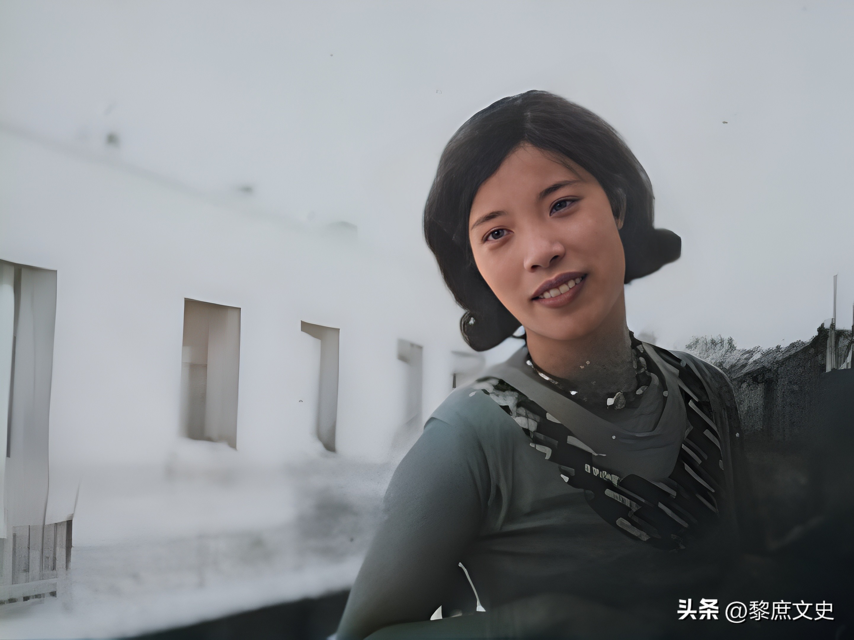 A famous lady in the Republic of China, eloped with an officer, and ...