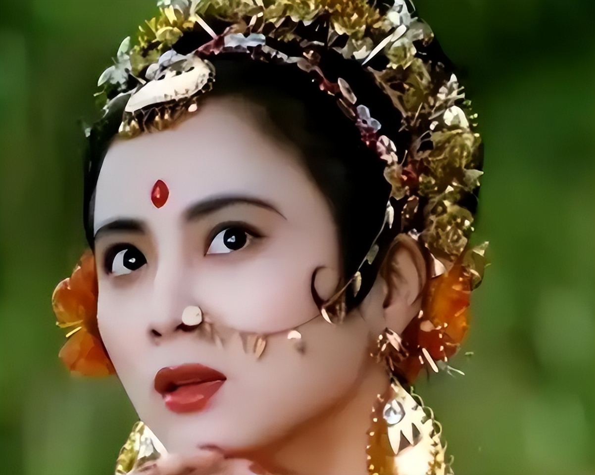 Li Lingyu: Married to a wealthy foreign businessman at the age of 34 ...