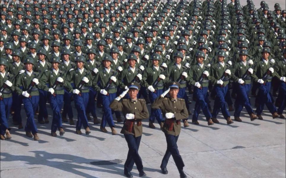 Comrade Deng Xiaoping's military parade on the 35th anniversary of the ...