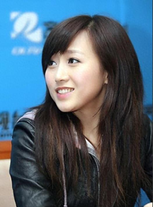 In 2012, Shi Lei, who is worth 1 billion, married Pan Yang, the ...