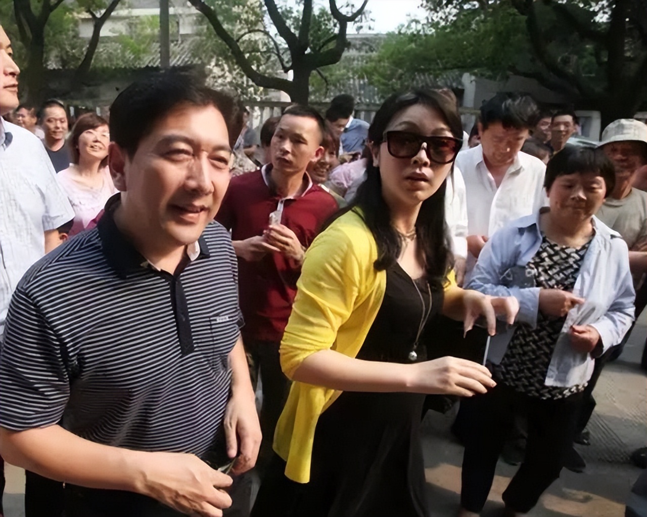 CCTV host Shui Junyi, married 13 years younger, CCTV host, now 57 years ...