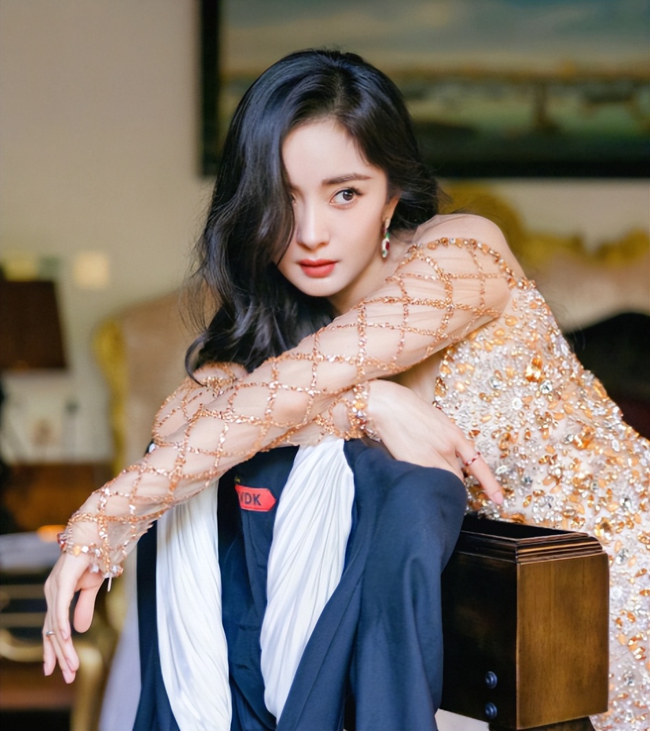 The shots of passers-by are so real, Yuan Quan has become an amateur ...