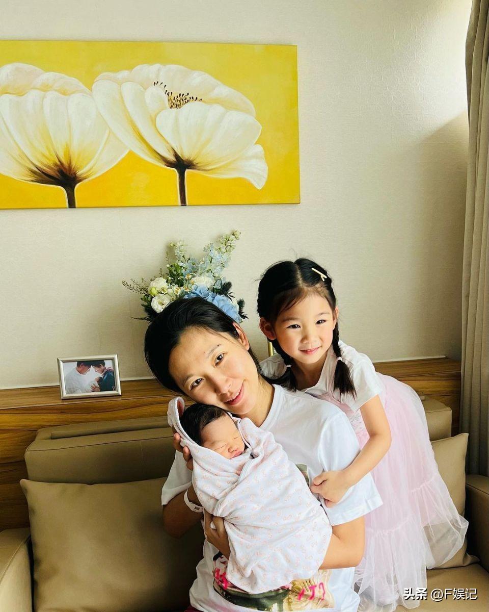 Li Meihui exposes a family of four photos for the first time - only you ...