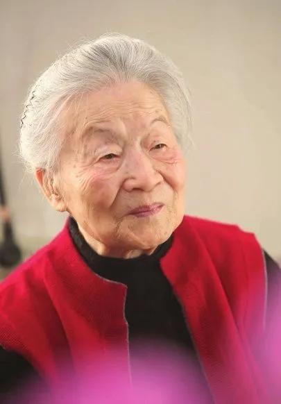 Biography of Yang Jiang - life is not easy, keep elegant - iNEWS
