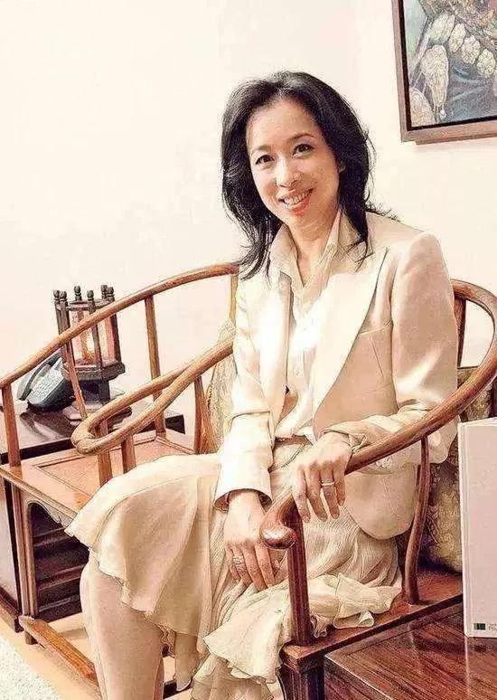 The most beautiful Hong Kong sister, Zhu Lingling - iNEWS