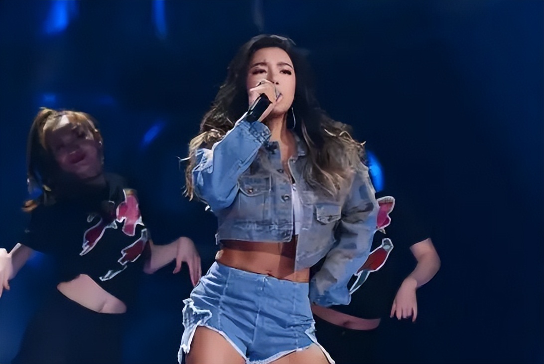 Behind the reality show, the body mirrors of mature actresses are shown ...