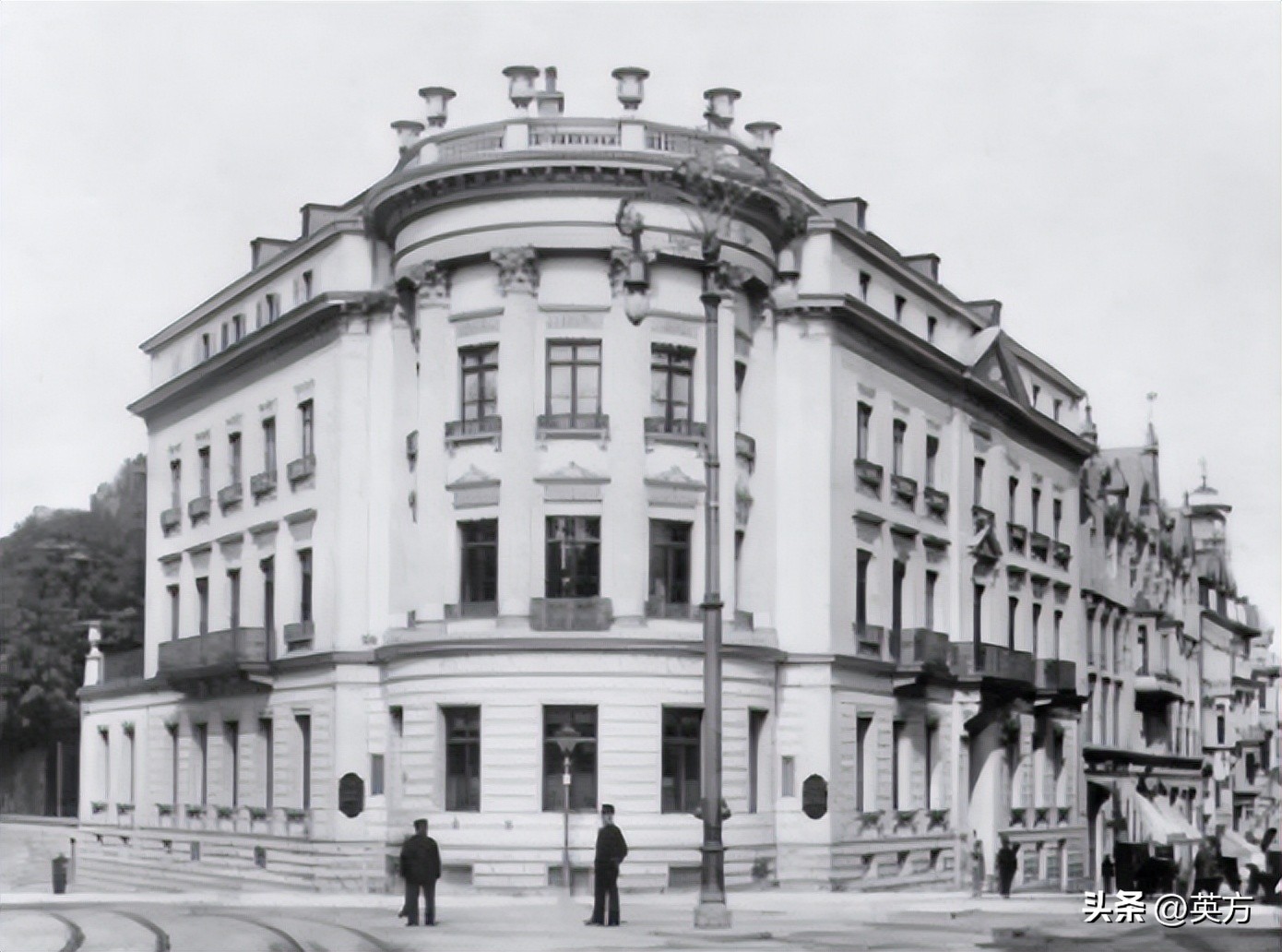 [UBS] 1912-1945 Dramatic moments and economic turmoil between the two ...