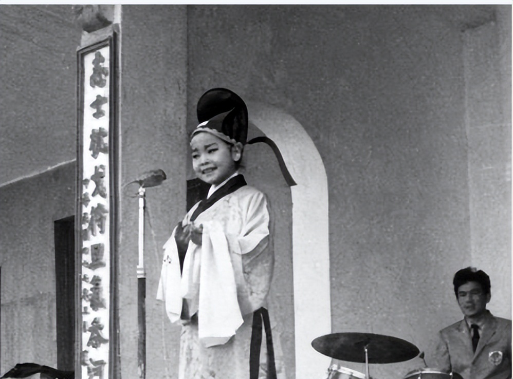 Teresa Teng: The love is broken, Jackie Chan is broken, the dream is ...