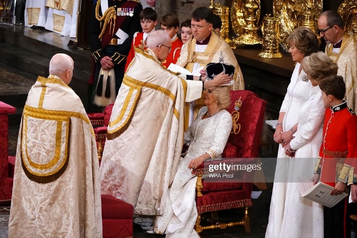 lost! Camilla lost face when she won the queen, and her stepson was ...