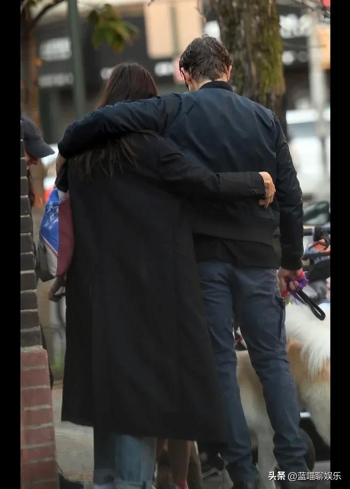 Irina Shayk and Cooper openly show affection on NYC walk, their romance revived - iNEWS