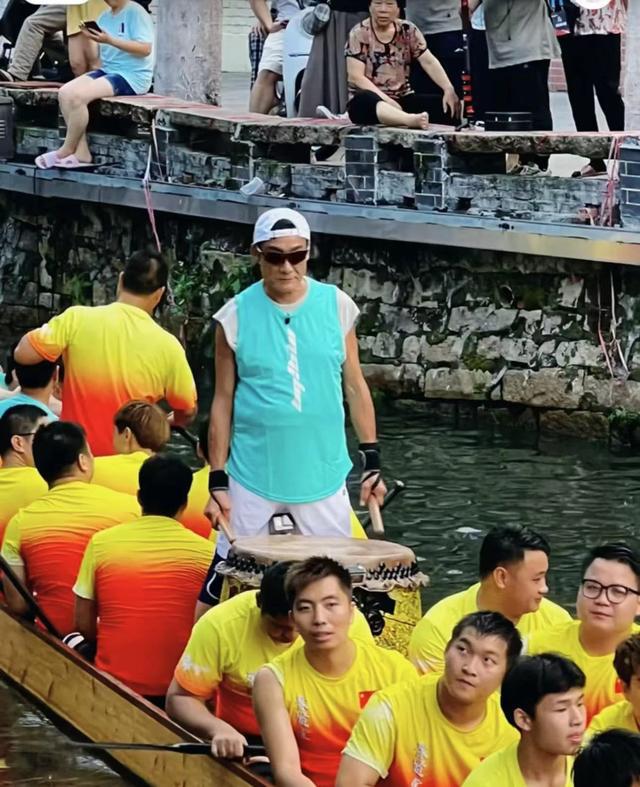 The 65-year-old actor appeared in the rural dragon boat race, and his ...