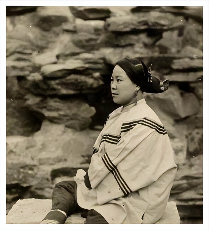 The ancients said that "even if a woman is poisonous in a thousand ways ...