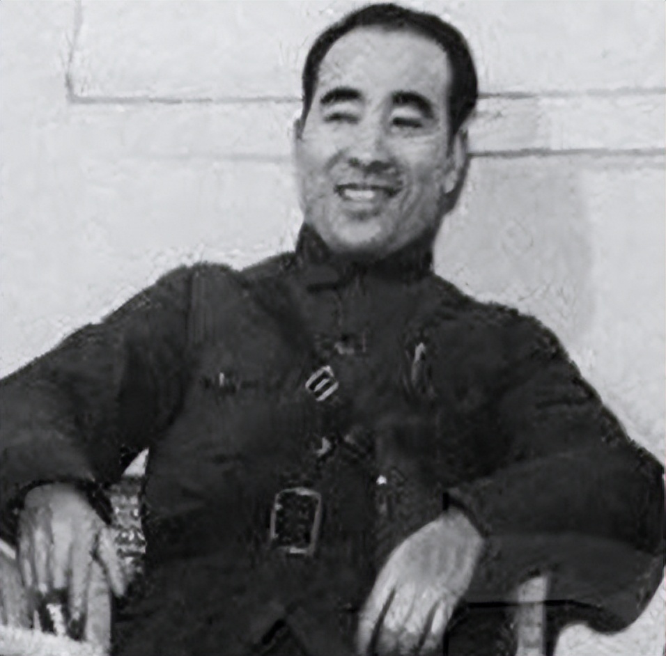 Lin Biao seldom greeted people when he met, but he always made an ...