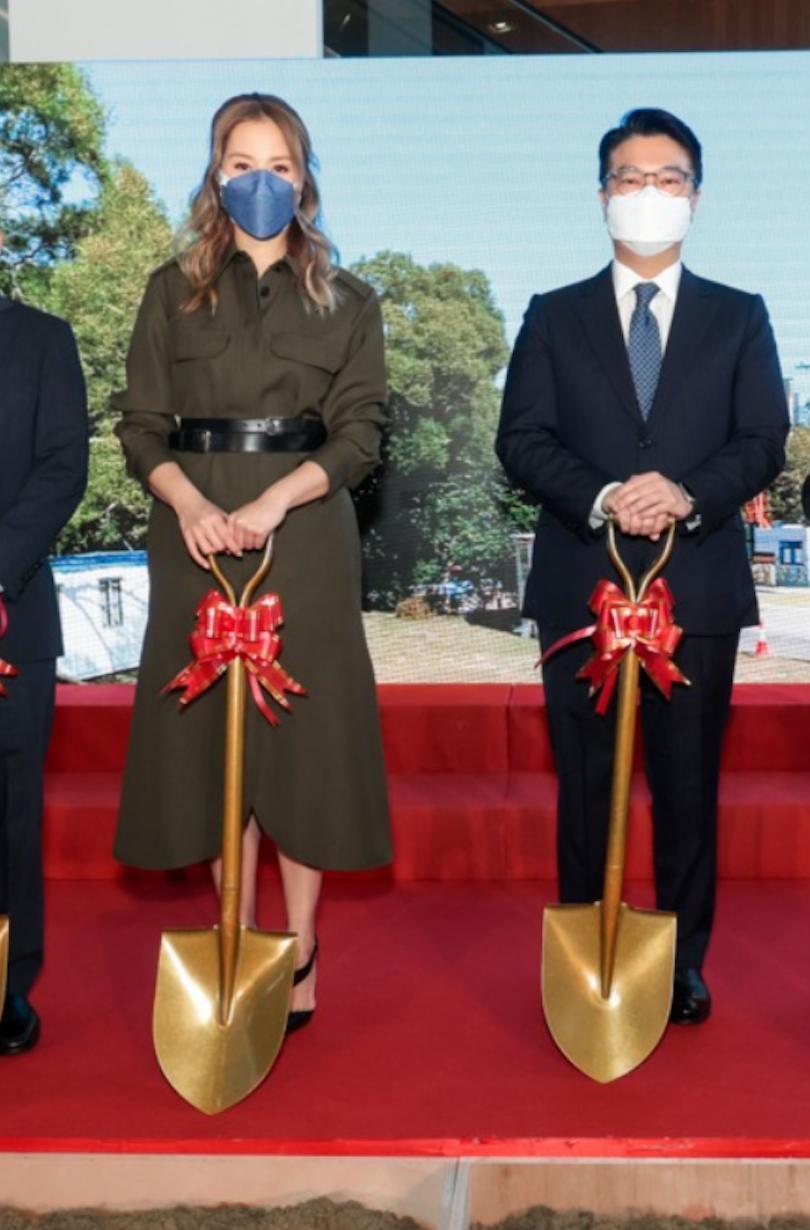 Li Jiacheng attended the ground breaking ceremony, 39-year-old Xu Ziqi ...