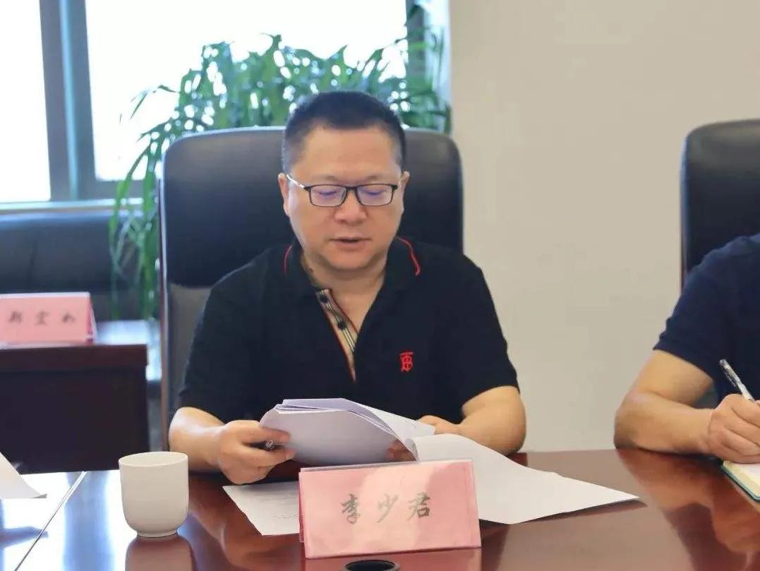 Li Shaojun, editor-in-chief of "Poetry Magazine": The best way to write ...