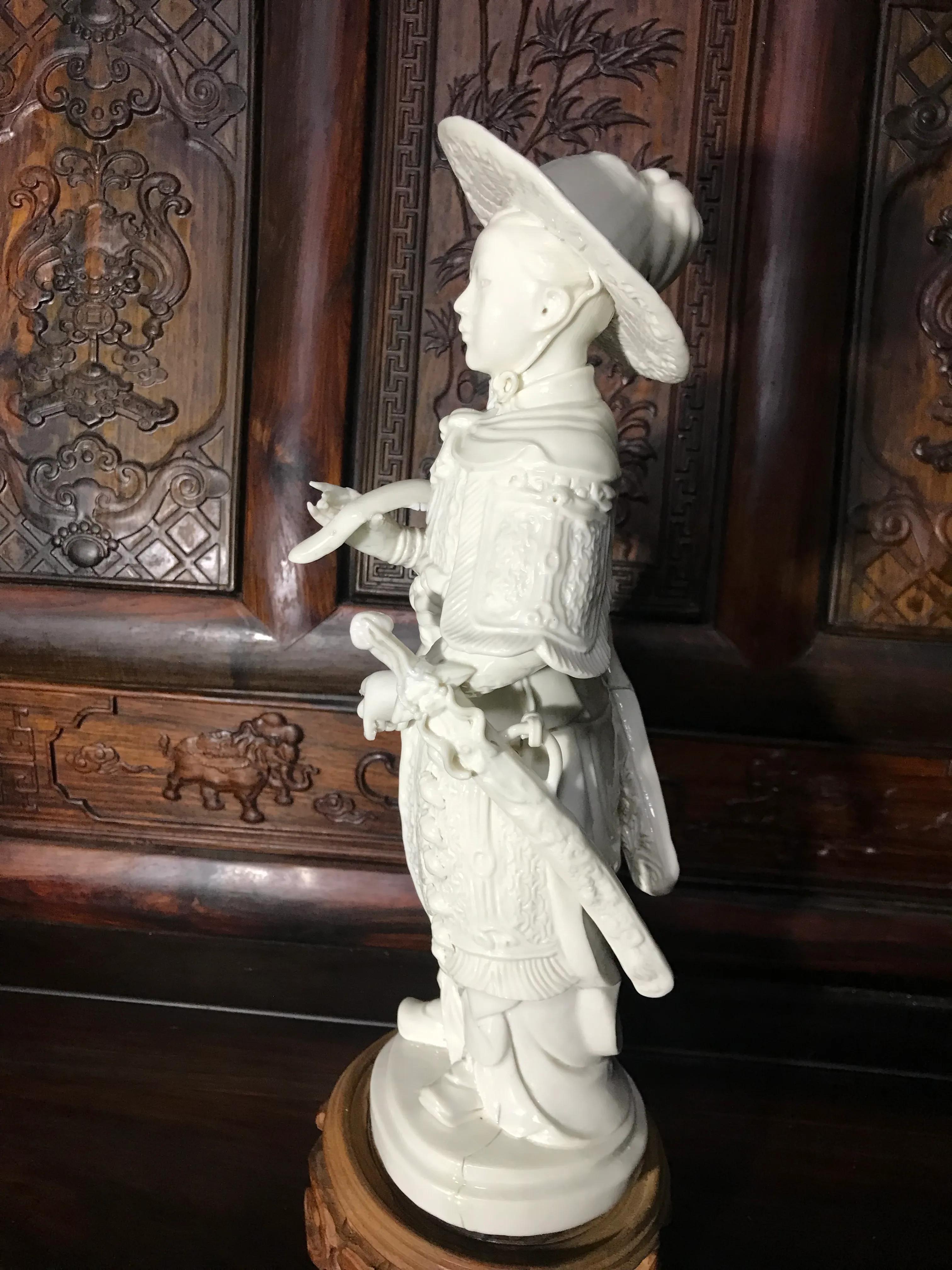 Dehua white porcelain sculpture "Mulan" - iMedia