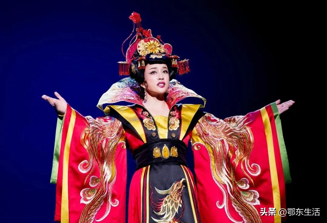 Huangmei Opera Grand Theater: From a Theater to a Cultural Power - iNEWS