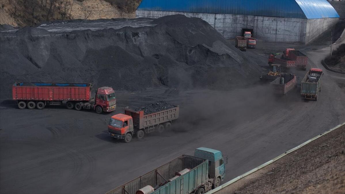 China has discovered a super coal field, which covers an area close to ...