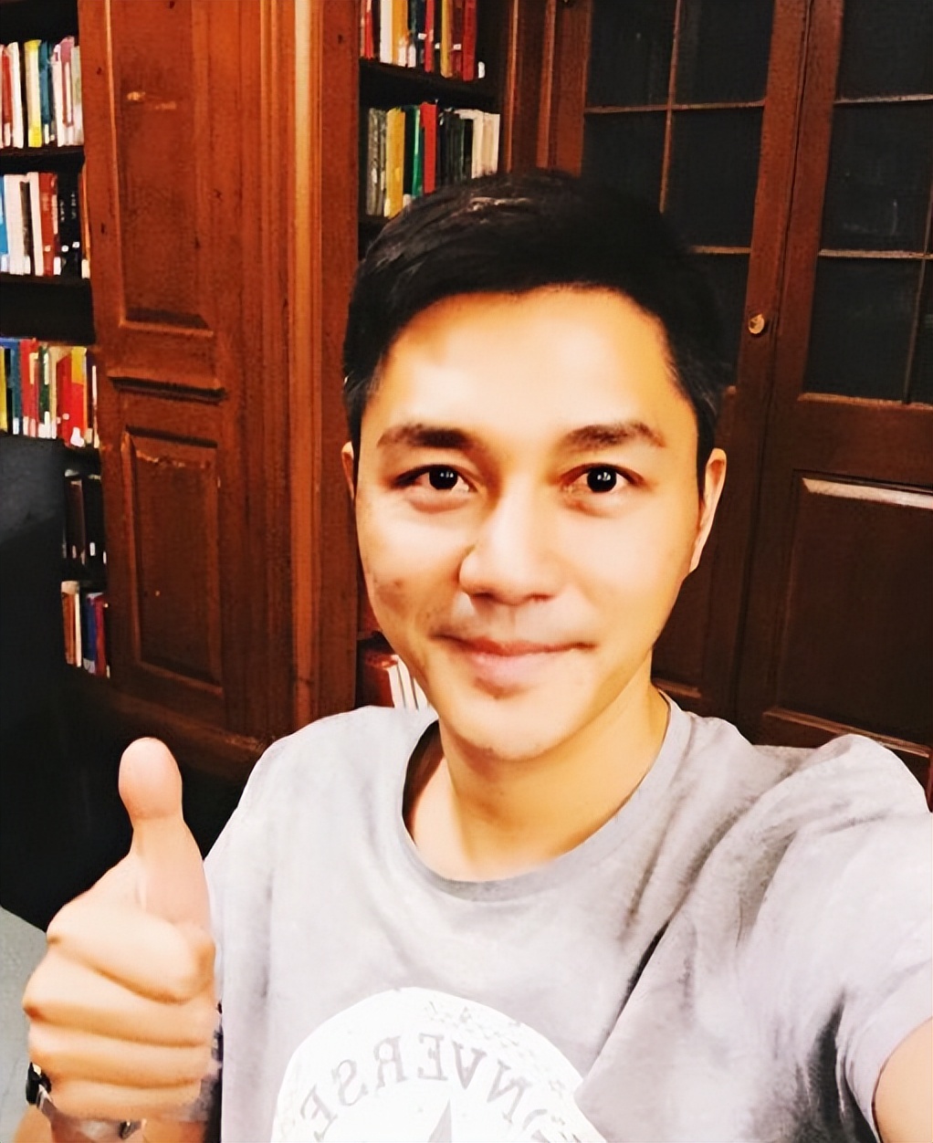 Gu Bin: Used to be the most handsome host around Dong Qing, but quit ...