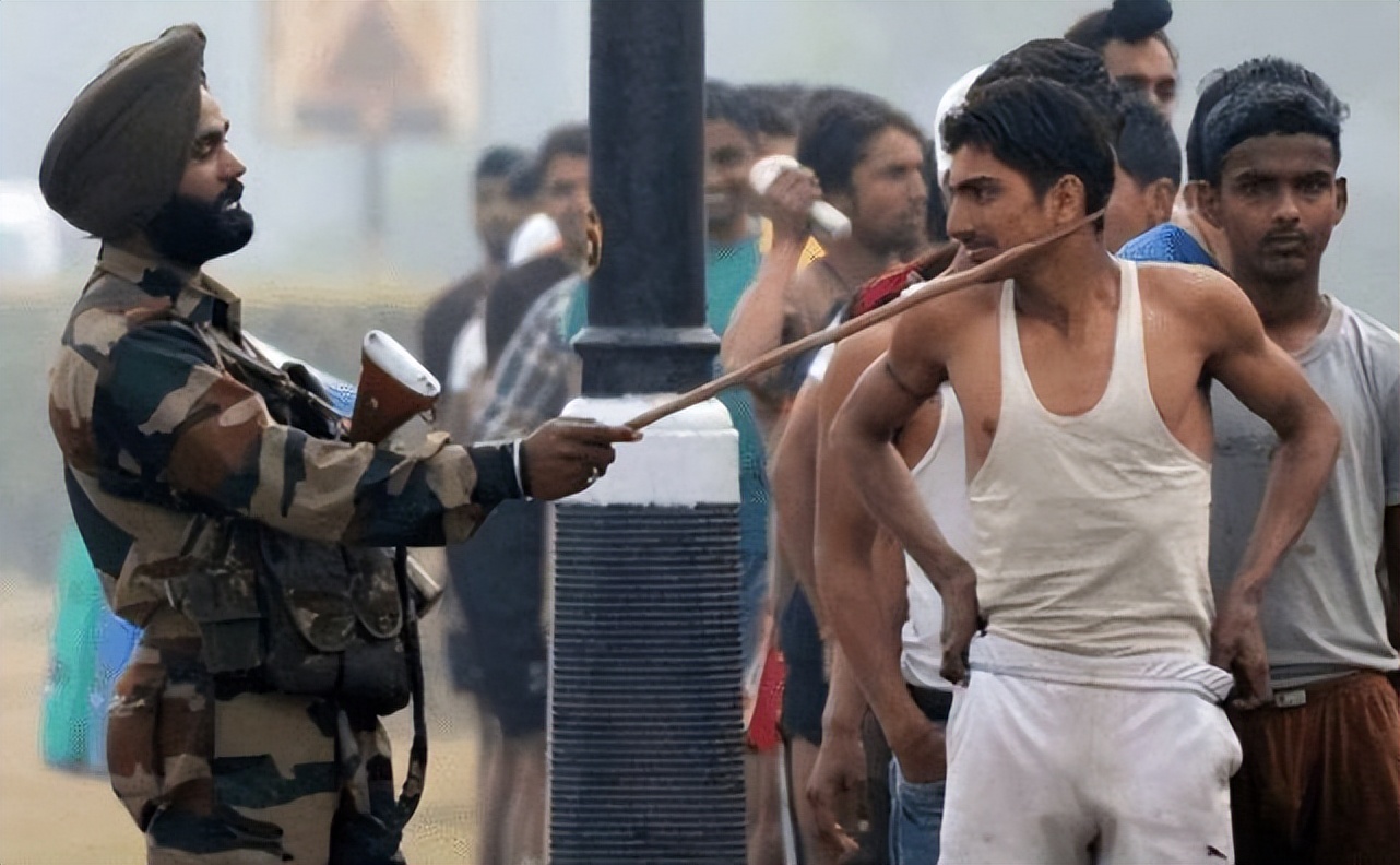 What do Indian soldiers eat?Before joining the army, he was skinny and ...