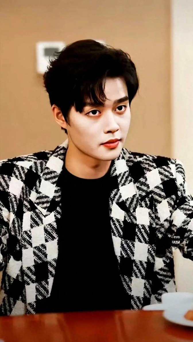 A big reshuffle of male stars in short dramas! He Jianqi won the ...