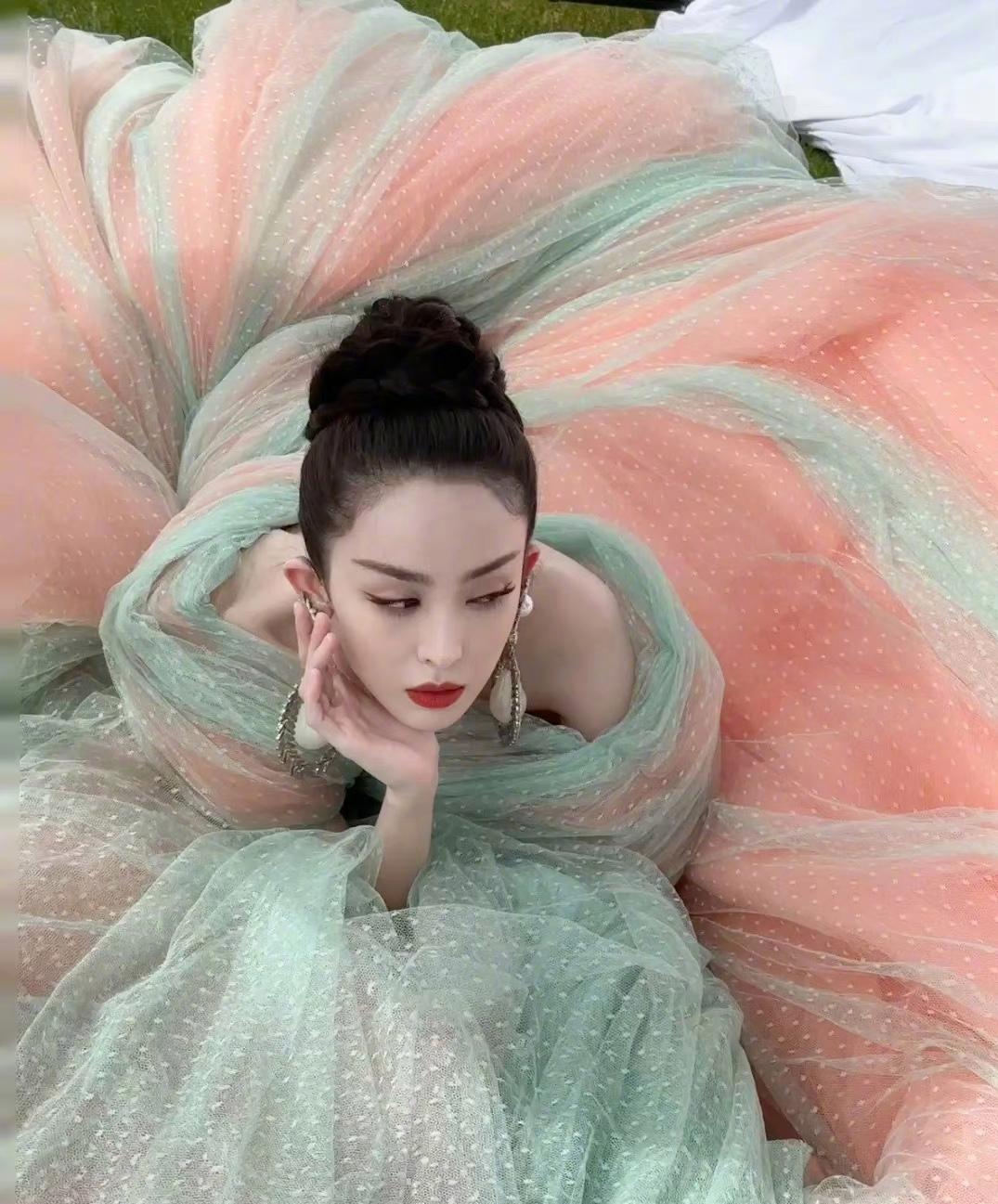 Beijing Film Festival: 70-year-old Zhao Yazhi stepped on the sky, Bai ...