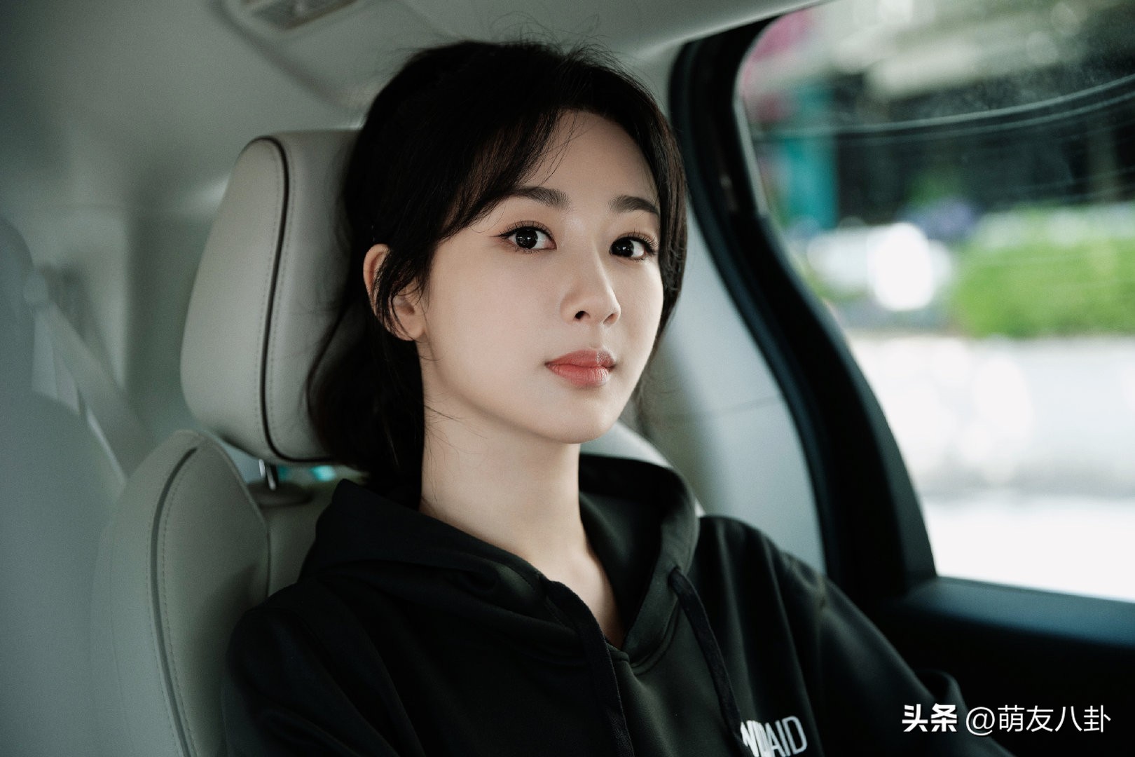 From a child star to a leader in the entertainment industry, Yang Zi ...