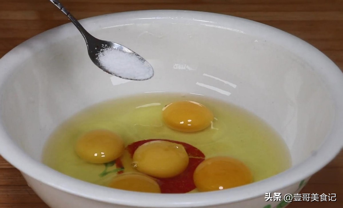 I've eaten eggs for decades, and this is the first time I've seen them ...