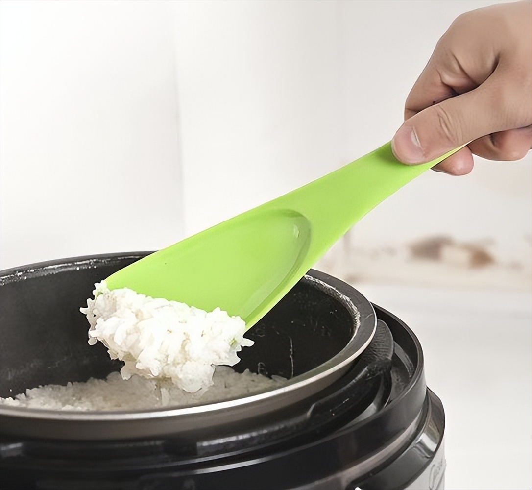 I just realized that the small bumps on plastic rice spoons are so ...