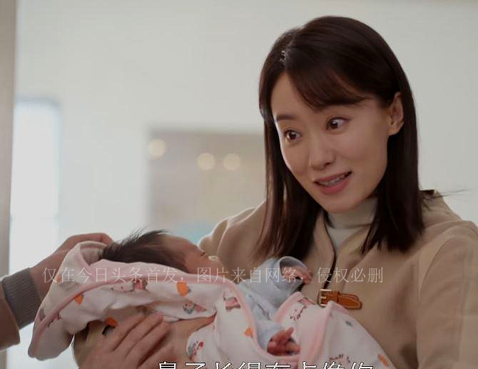 Actress Zhang Jiani VS Zhang Xiaofei from the TV series "Good Things Come Two" compete on the ...