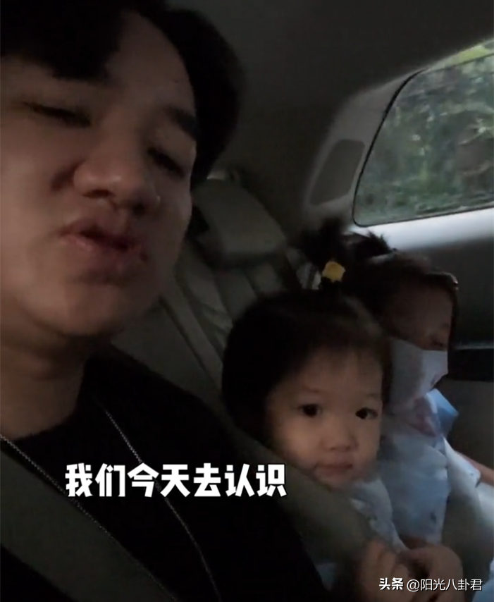 Wang Zulan's family and Wu Minxia's family have a party, their 3-year ...