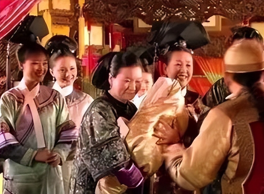 What kind of group was the childhood shadow "Nurse Rong" in the Qing ...