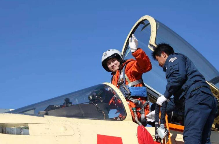 Who is better between carrier-based aircraft pilots and air force ...