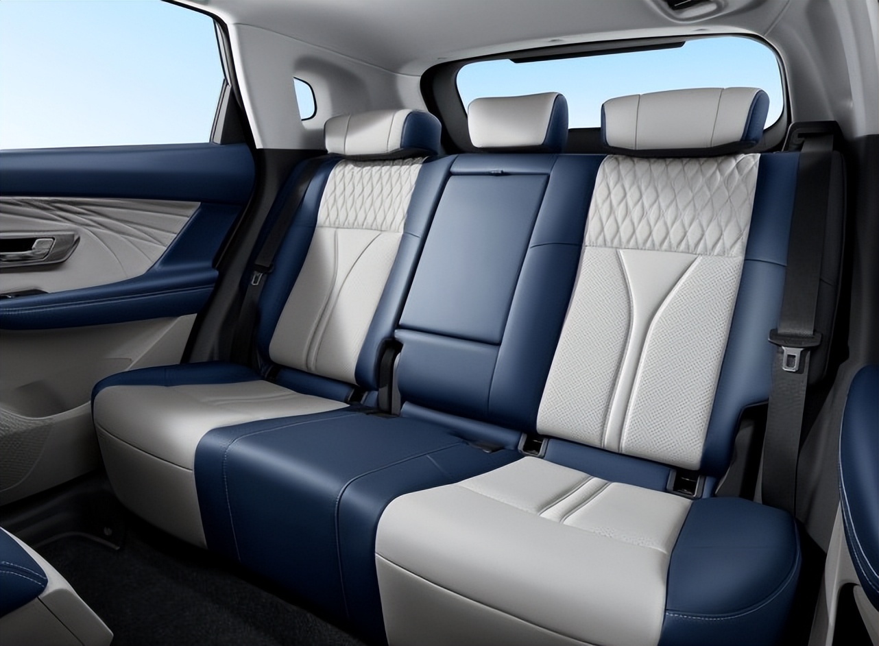 It became famous in one fell swoop when it was launched, with a length ...