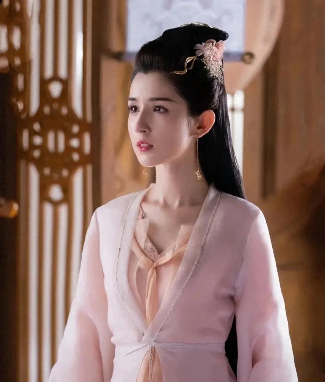 Hani Kezi: A rising star with both acting skills and charm - iNEWS