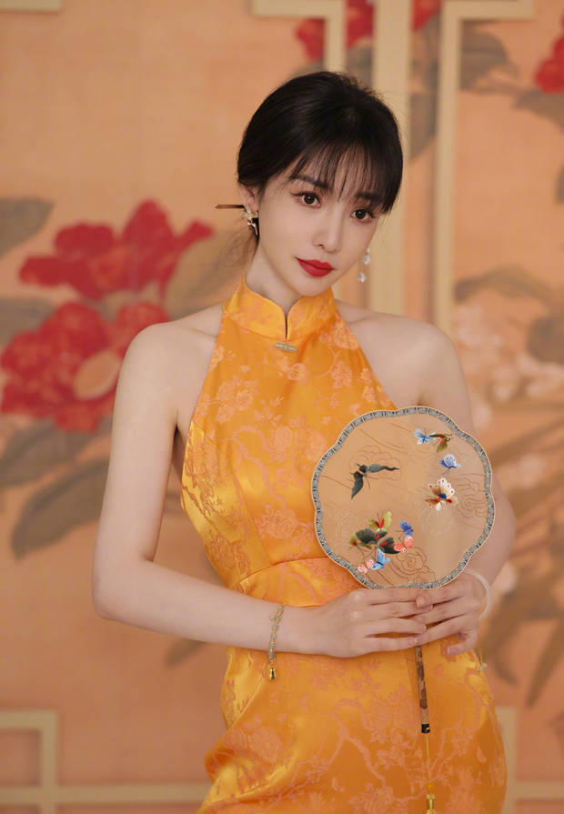 Liu Yan's new Chinese-style blockbuster released wearing a cheongsam ...