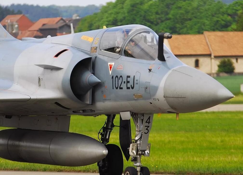 A wise decision of the Chinese Air Force!Abandoning the introduction of ...