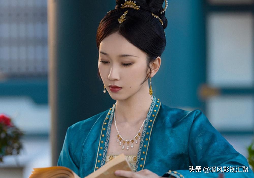 The ancient costumes of the 3 female idols, Qingqing's daily Liu Lingzi ...