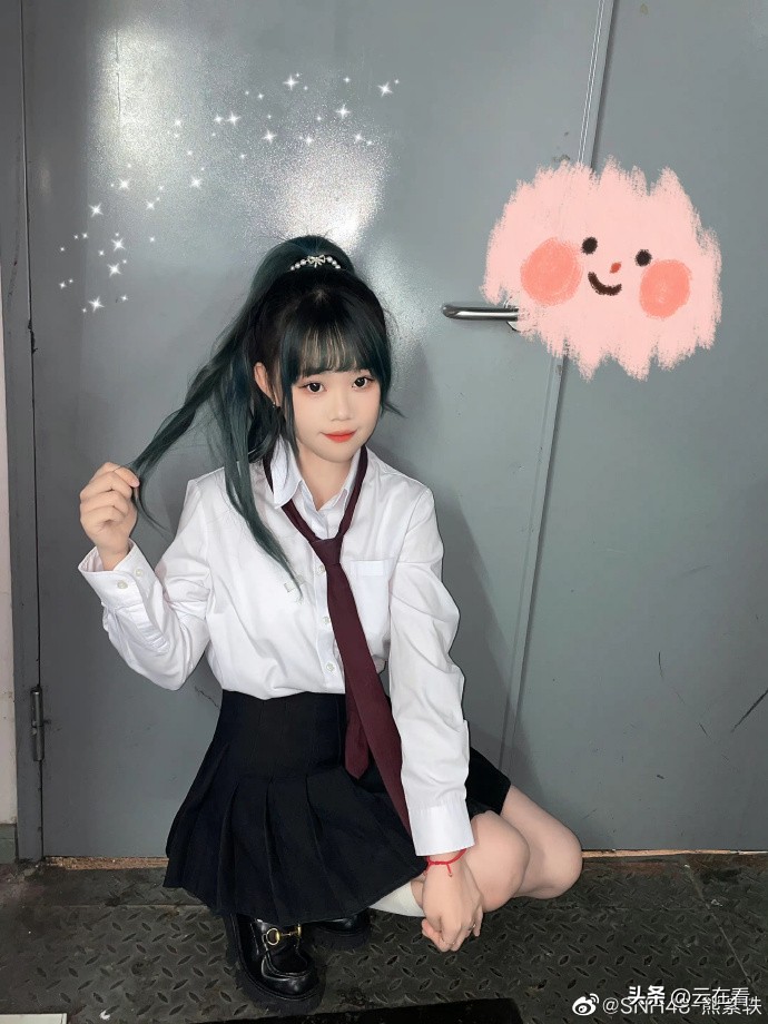SNH48-Xiong Ziyi's beautiful lady and sister are charming and beautiful ...
