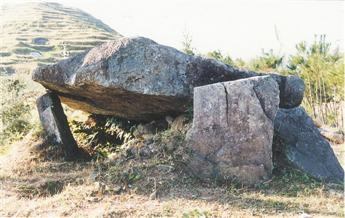 China also has "Stonehenge"?Under the mysterious prehistoric stone shed ...