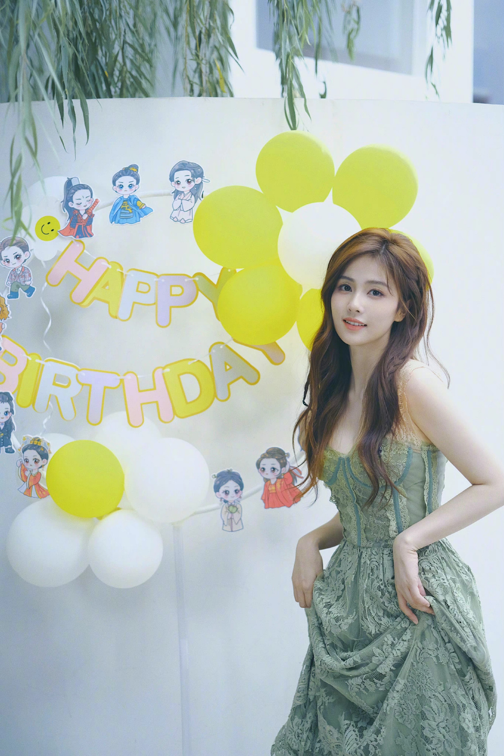 White and beautiful Bai Mengyan, take off in place, I wish you all the ...