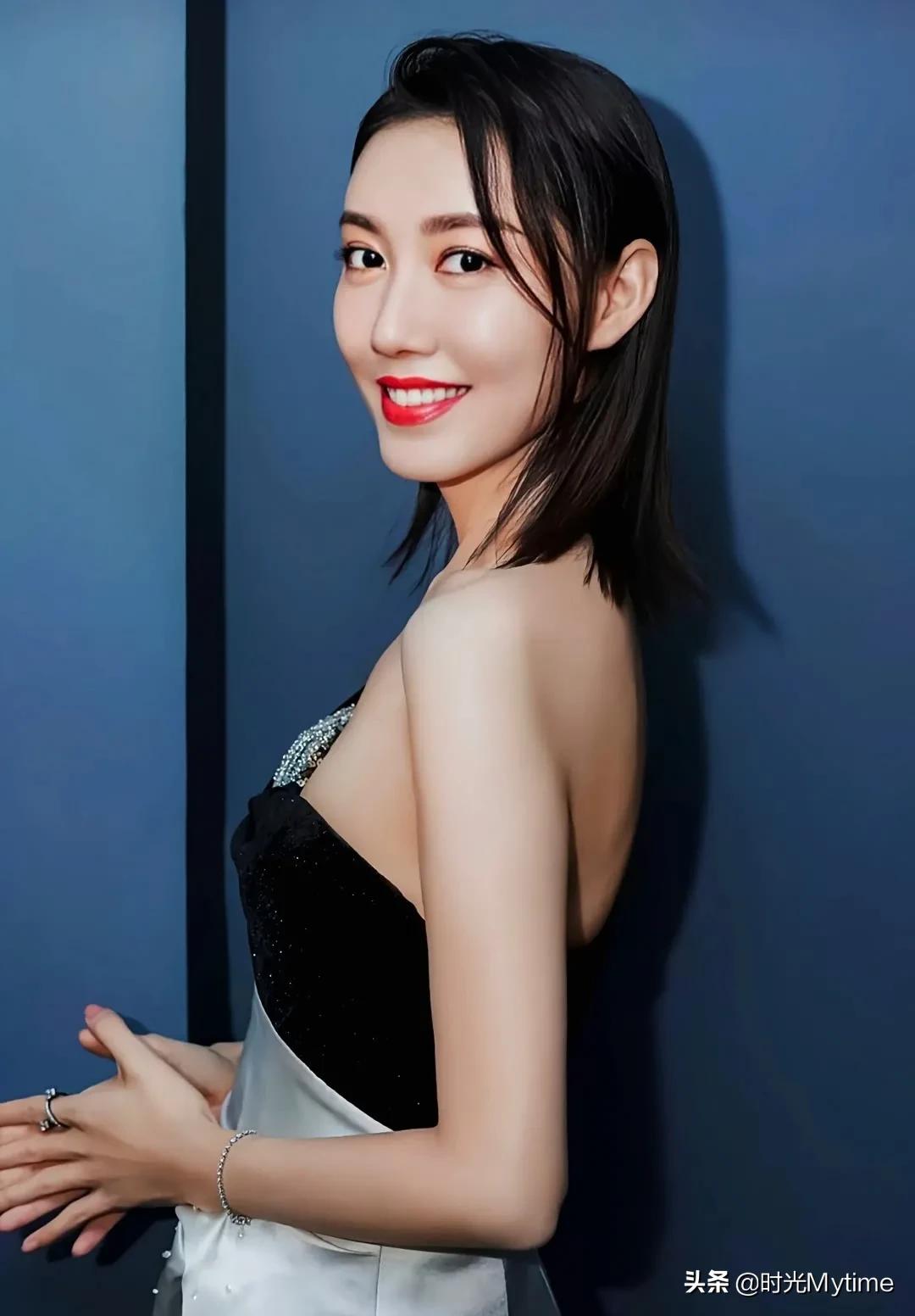 Star Wallpaper: Gao Lu - iNEWS