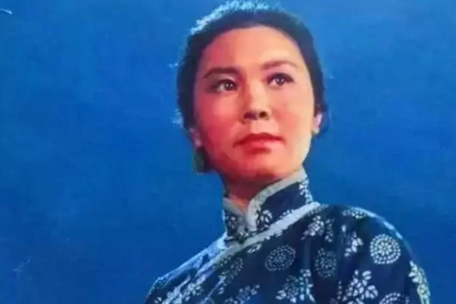 Prosperous in career but tempted by money, the tragic story of Hong Xuefei, who played Mrs. Ah ...