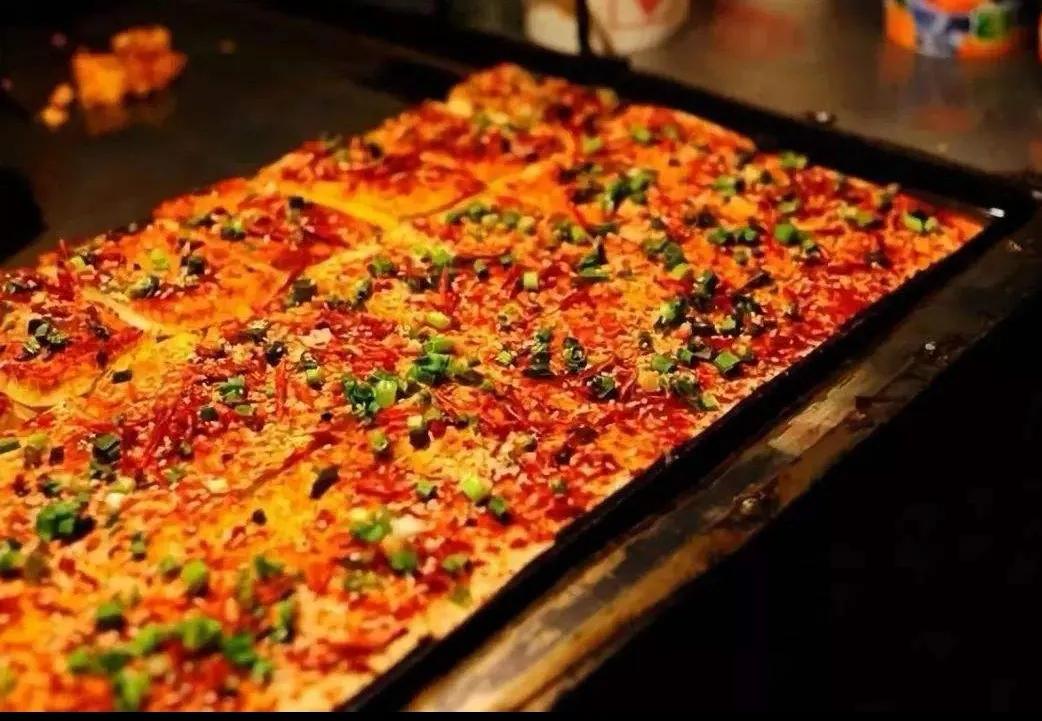 The young couple earn more than 9,000 yuan a day selling Spike potatoes ...