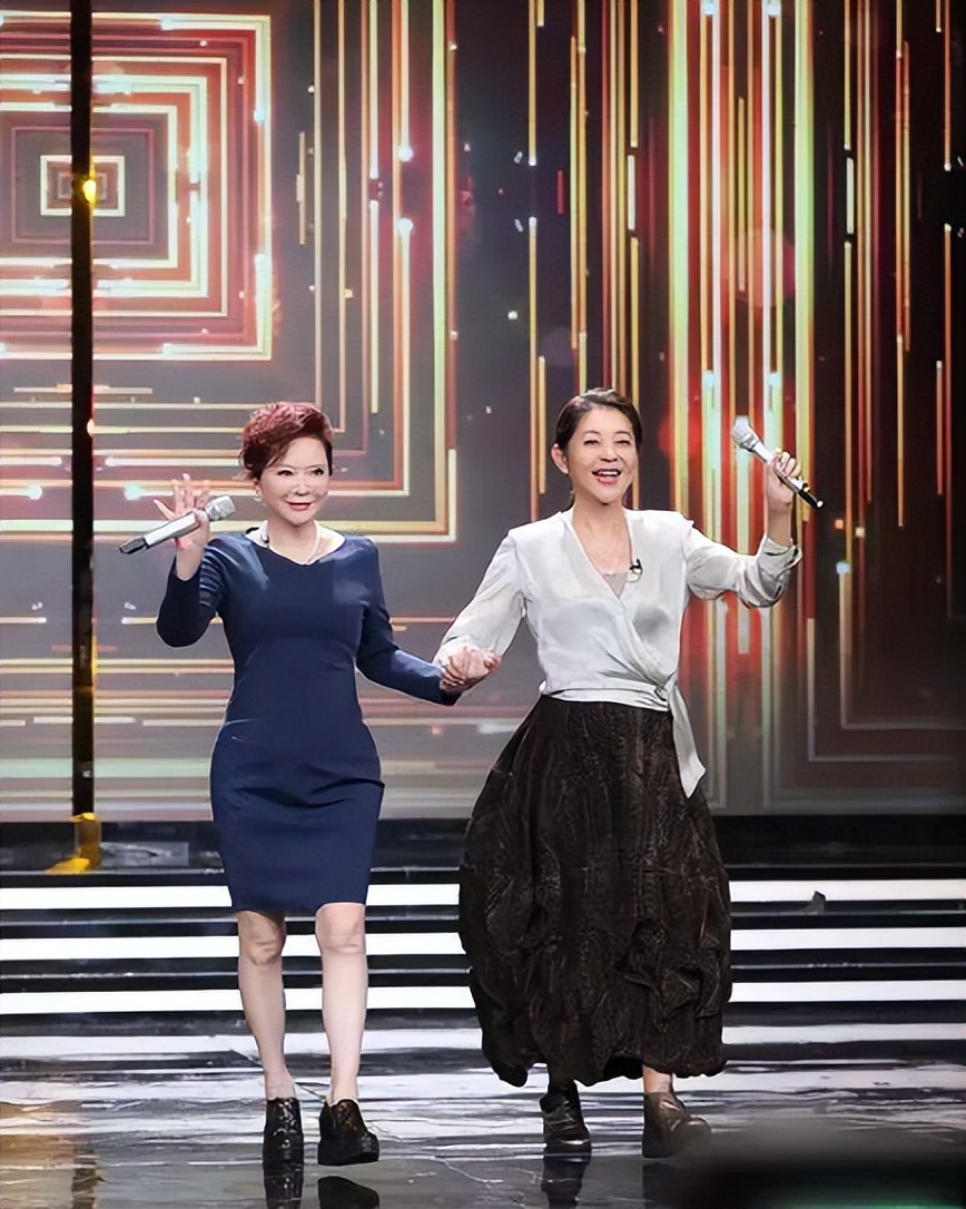 Song Xiaoying bumps into Ni Ping, who is 4 years apart, like two ...