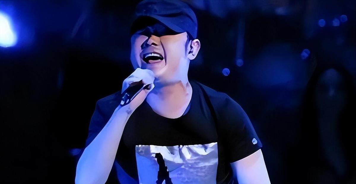 As soon as "Raksha Haishi" came out, sunny rock singer Wang Feng ...