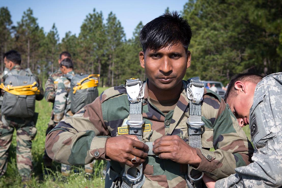 33 Indian Airborne troops parachuted, but 34 people were injured or ...